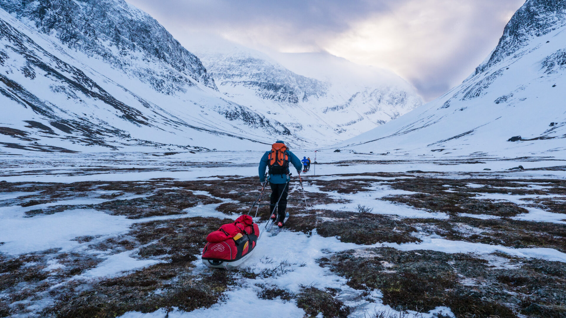 Home — The Spine Race